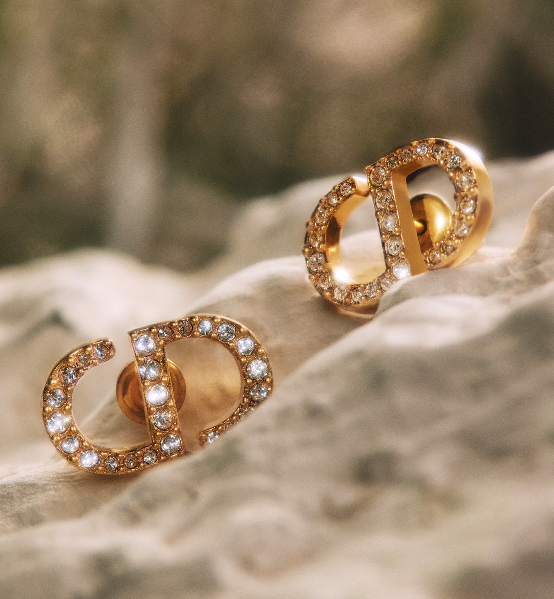 DIOR迪奥中国官方网站-迪奥时装-奢侈品包包-男士鞋履-DIOR迪奥官网 | DIOR