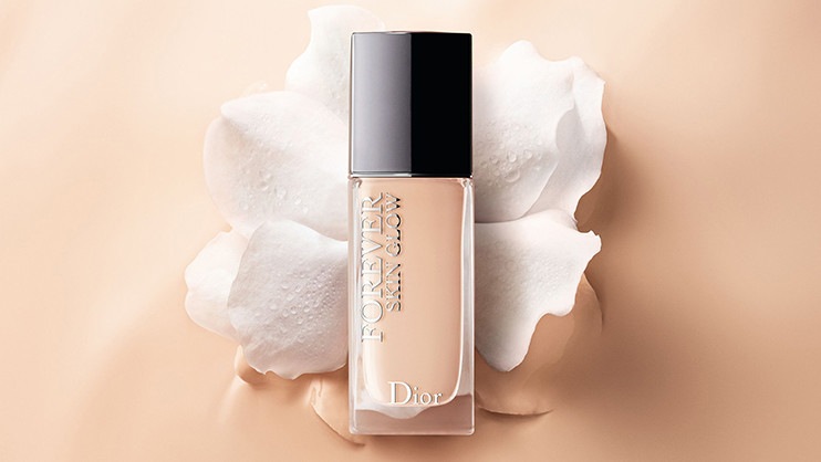 Dior Forever: 24h* Wear Radiant Foundation & 86%** Skincare Base | DIOR