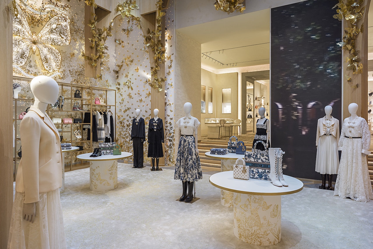 Dior dévoile ses décorations de Noël à travers le monde - News ...