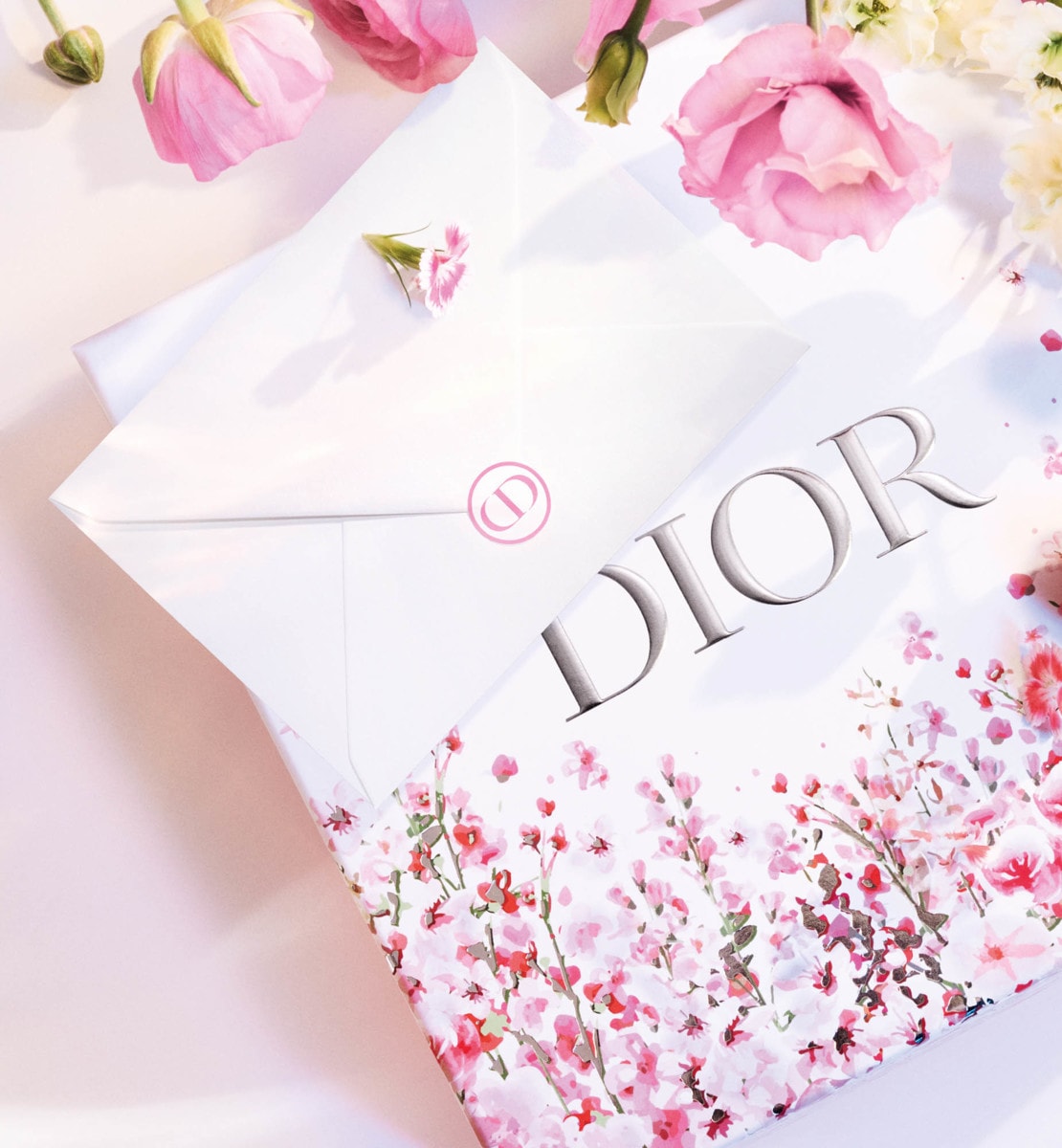 Qixi 2021: declare your love with a stunning Dior gift | DIOR